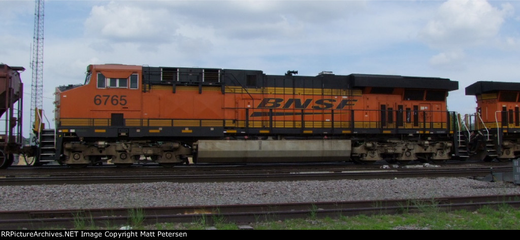 BNSF 6765